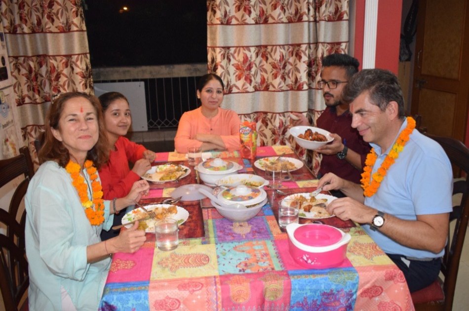 Indian cooking + Lunch/Dinner and interaction with an Indian family ...