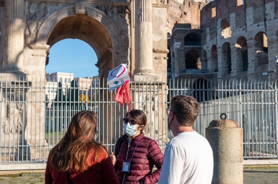 Ancient Rome Walking Tour: Colosseum & Roman Forum