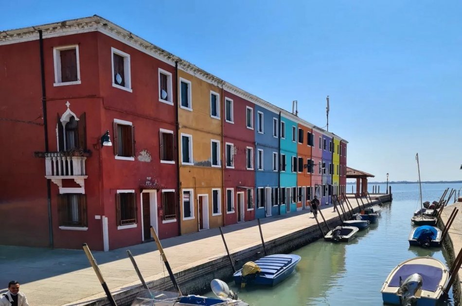 Visit the Islands of the Lagoon: Murano & Burano